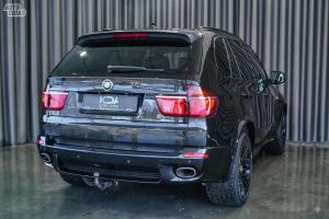 Black BMW X5 2012 in Marijampole, with an engine capacity of 3.00 L and mileage of 216 thousand km for 13150 €, photo 13 on AUTOMOTO.COM.LV