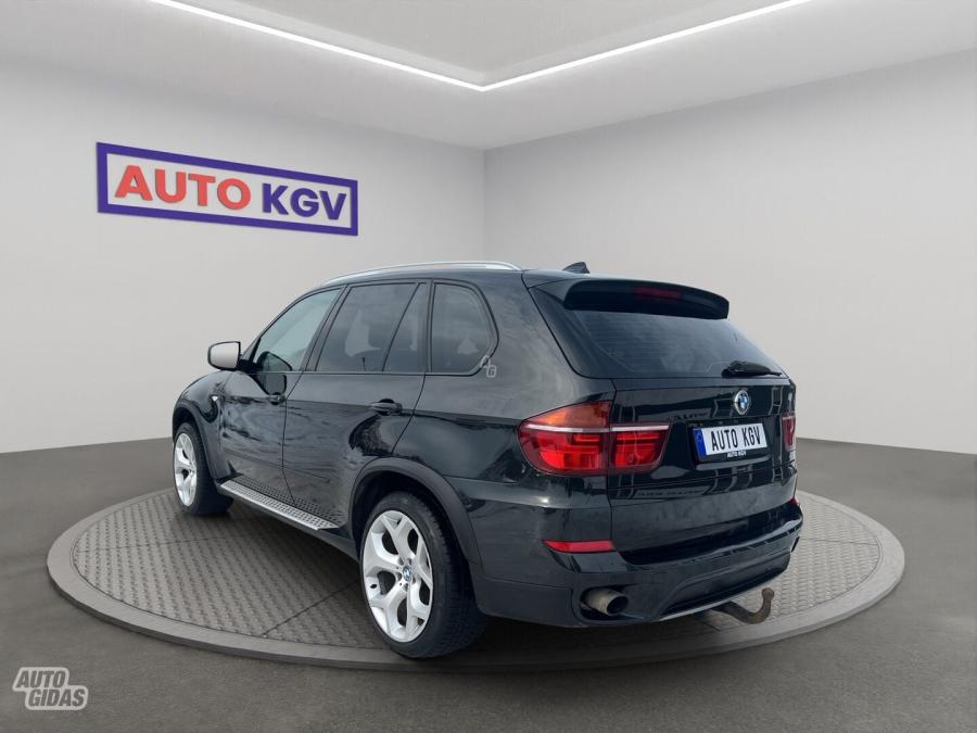 Melns BMW X5 2012 Kauņa, ar dzinēja tilpumu 3.00 L un nobraukumu 260 tūkst. km par 10999 €, foto 4 vietnē AUTOMOTO.COM.LV