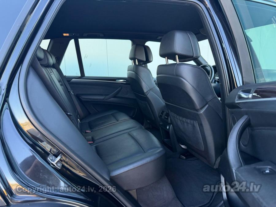 Melns BMW X5 2012 Tartu, ar dzinēja tilpumu 3.00 L un nobraukumu 249 tūkst. km par 14999 €, foto 12 vietnē AUTOMOTO.COM.LV