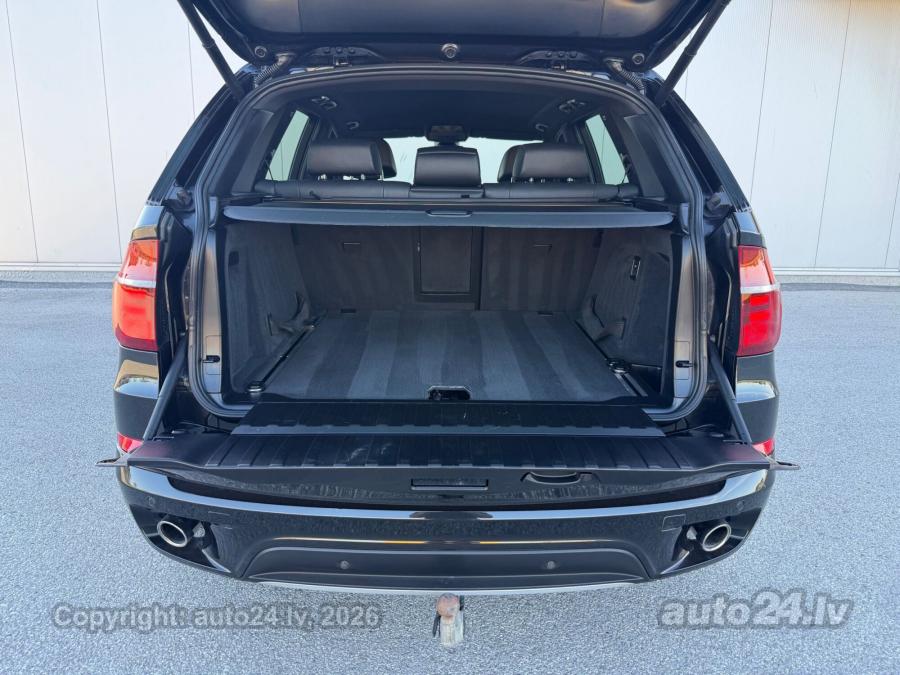 Melns BMW X5 2012 Tartu, ar dzinēja tilpumu 3.00 L un nobraukumu 249 tūkst. km par 14999 €, foto 13 vietnē AUTOMOTO.COM.LV