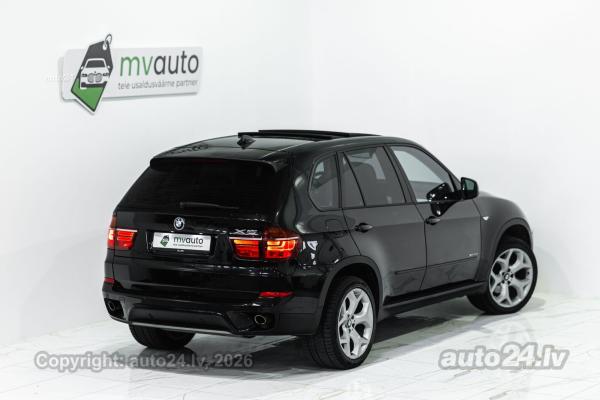 Black BMW X5 2012 in Tallinn, with an engine capacity of 3.00 L and mileage of 266 thousand km for 10990 €, photo 2 on AUTOMOTO.COM.LV