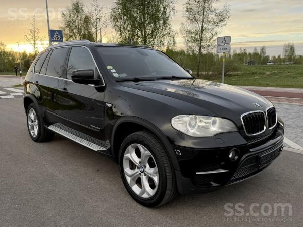 Черный БМВ Х5 2012 в Елгава, объемом двигателя 3.00 л и пробегом 270 тыс. км за 12700 €, фото 1 на AUTOMOTO.COM.LV