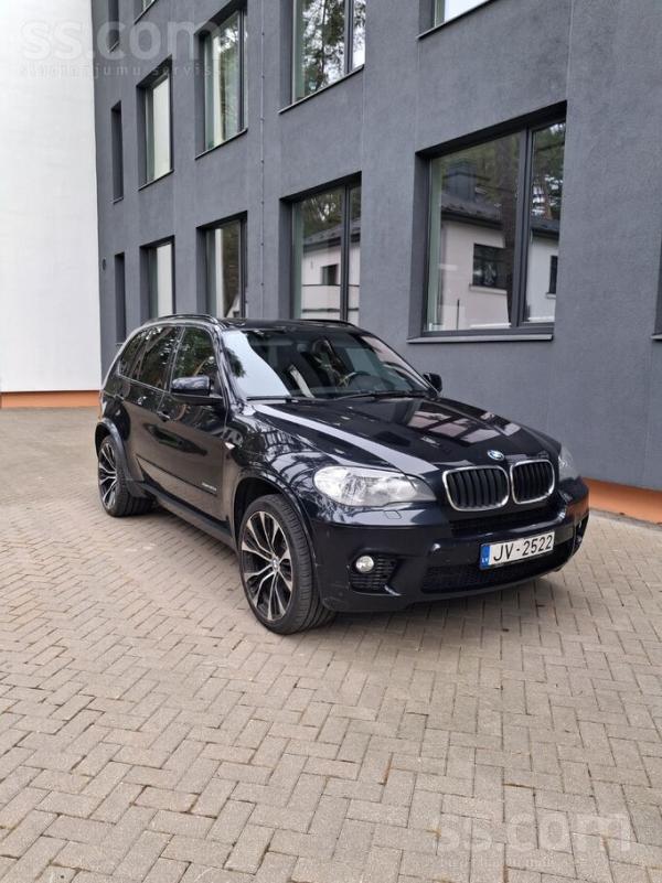 Melns BMW X5 2012 Jūrmala, ar dzinēja tilpumu 3.00 L un nobraukumu 215 tūkst. km par 12850 €, foto 1 vietnē AUTOMOTO.COM.LV