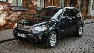 Black BMW X5 2012 in Riga, with an engine capacity of 3.00 L and mileage of 357 thousand km for 9950 €, photo  on AUTOMOTO.COM.LV