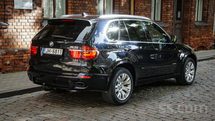Melns BMW X5 2012 Rīga, ar dzinēja tilpumu 3.00 L un nobraukumu 357 tūkst. km par 9950 €, foto 5 vietnē AUTOMOTO.COM.LV
