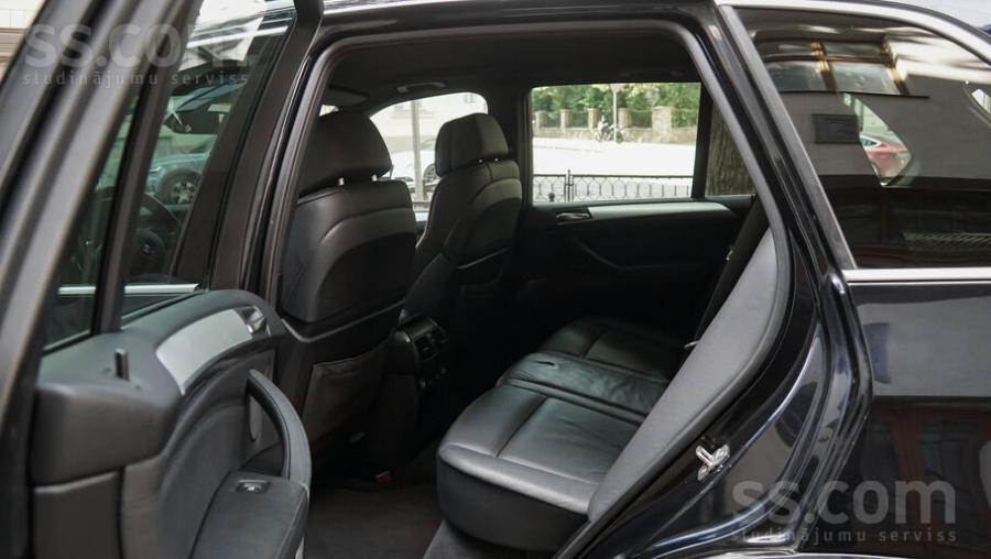 Melns BMW X5 2012 Rīga, ar dzinēja tilpumu 3.00 L un nobraukumu 357 tūkst. km par 9950 €, foto 9 vietnē AUTOMOTO.COM.LV
