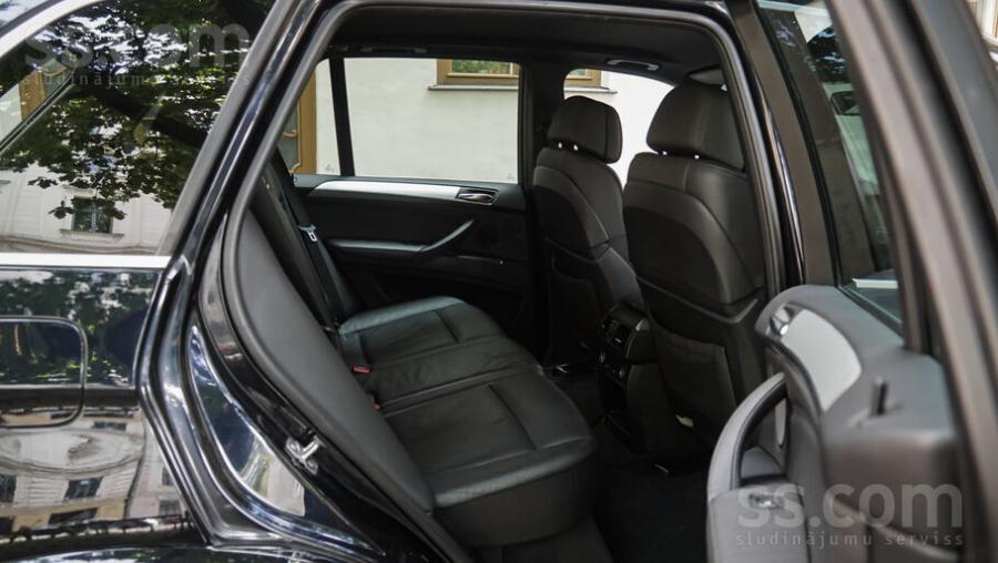 Melns BMW X5 2012 Rīga, ar dzinēja tilpumu 3.00 L un nobraukumu 357 tūkst. km par 9950 €, foto 11 vietnē AUTOMOTO.COM.LV
