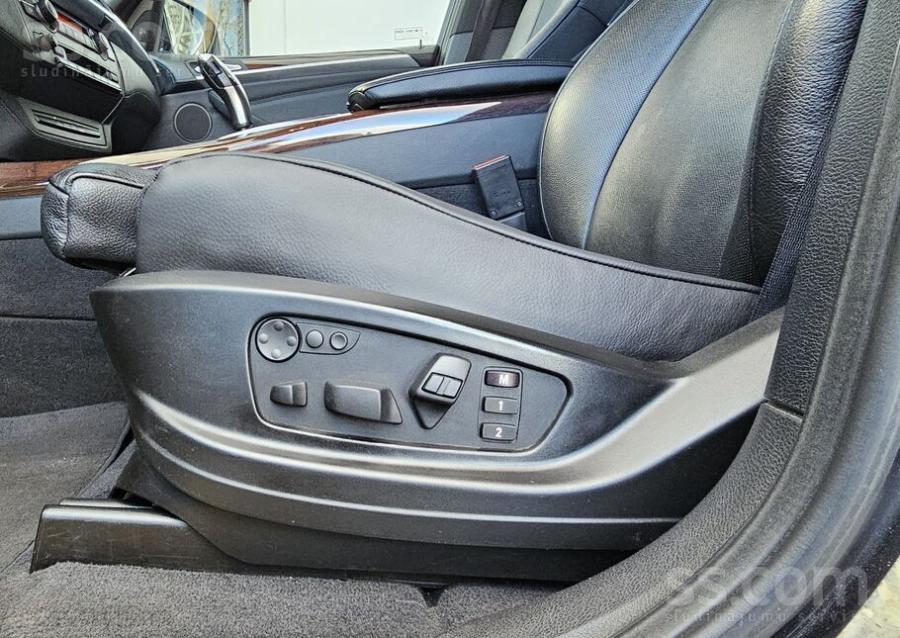 Black BMW X5 2012 in Riga, with an engine capacity of 3.00 L and mileage of 302 thousand km for 13900 €, photo 15 on AUTOMOTO.COM.LV
