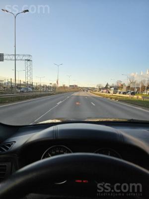 Black BMW X5 2012 in Riga, with an engine capacity of 3.00 L and mileage of 302 thousand km for 13900 €, photo 16 on AUTOMOTO.COM.LV