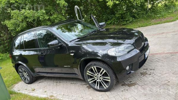Melns BMW X5 2012 Rīga, ar dzinēja tilpumu 3.00 L un nobraukumu 297 tūkst. km par 15500 €, foto 1 vietnē AUTOMOTO.COM.LV