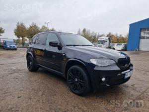 Melns BMW X5 2012 Rīga, ar dzinēja tilpumu 4.00 L un nobraukumu 275 tūkst. km par 9900 €, foto 4 vietnē AUTOMOTO.COM.LV