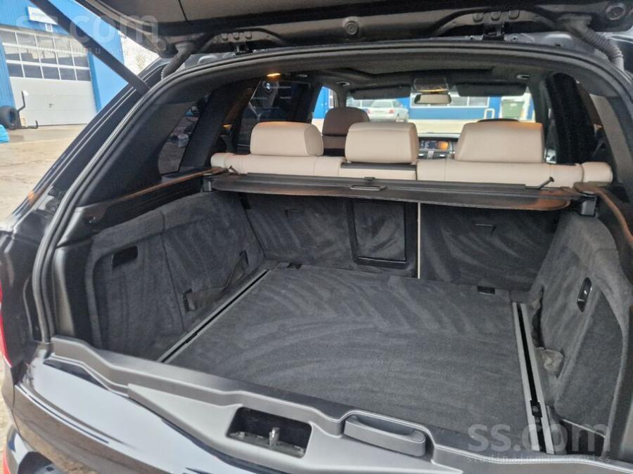 Melns BMW X5 2012 Rīga, ar dzinēja tilpumu 4.00 L un nobraukumu 275 tūkst. km par 9900 €, foto 6 vietnē AUTOMOTO.COM.LV