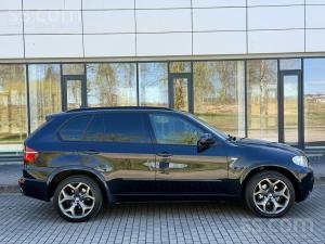 Black BMW X5 2012 in Tukums, with an engine capacity of 3.00 L and mileage of 204 thousand km for 13600 €, photo 3 on AUTOMOTO.COM.LV