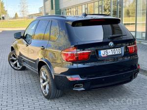 Black BMW X5 2012 in Tukums, with an engine capacity of 3.00 L and mileage of 204 thousand km for 13600 €, photo 4 on AUTOMOTO.COM.LV