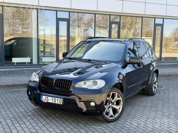 Black BMW X5 2012 in Tukums, with an engine capacity of 3.00 L and mileage of 204 thousand km for 13600 €, photo 4 on AUTOMOTO.COM.LV