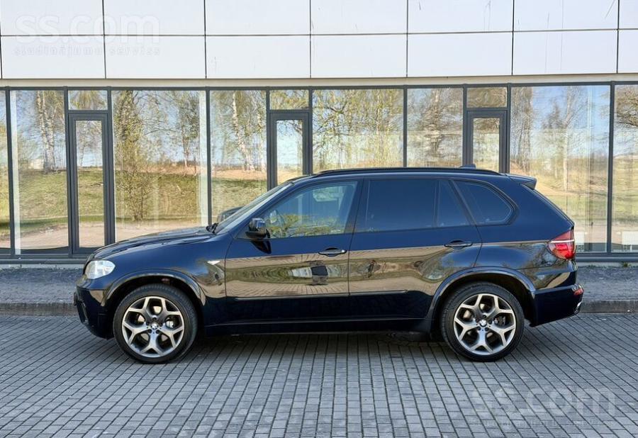 Black BMW X5 2012 in Tukums, with an engine capacity of 3.00 L and mileage of 204 thousand km for 13600 €, photo 6 on AUTOMOTO.COM.LV