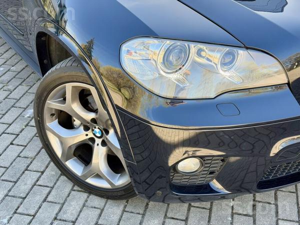 Black BMW X5 2012 in Tukums, with an engine capacity of 3.00 L and mileage of 204 thousand km for 13600 €, photo 9 on AUTOMOTO.COM.LV