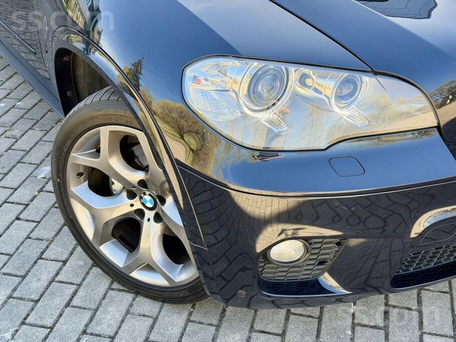 Black BMW X5 2012 in Tukums, with an engine capacity of 3.00 L and mileage of 204 thousand km for 13600 €, photo 10 on AUTOMOTO.COM.LV