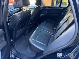 Black BMW X5 2012 in Tukums, with an engine capacity of 3.00 L and mileage of 204 thousand km for 13600 €, photo 13 on AUTOMOTO.COM.LV