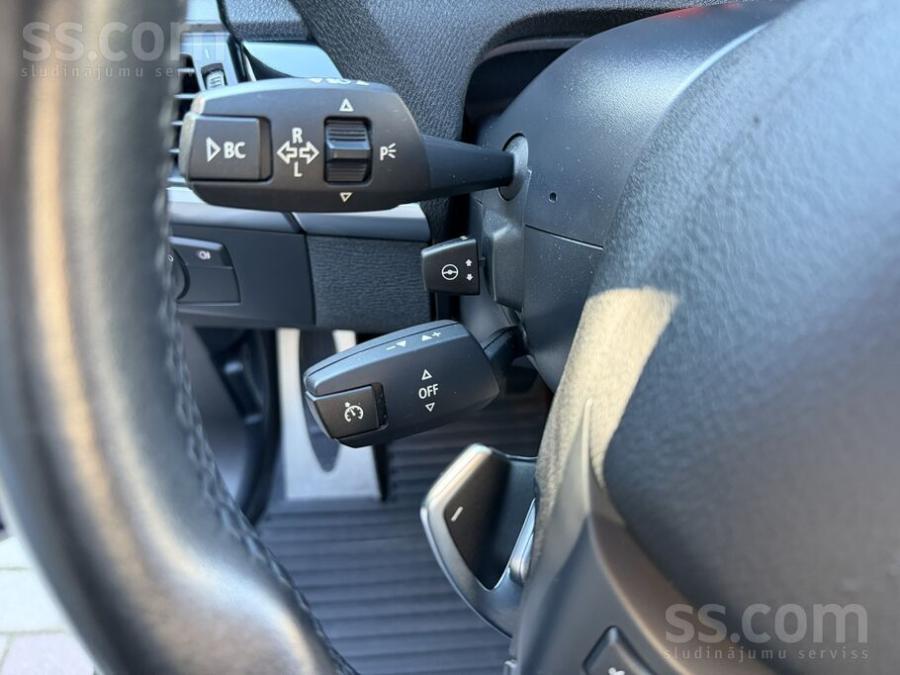 Black BMW X5 2012 in Tukums, with an engine capacity of 3.00 L and mileage of 204 thousand km for 13600 €, photo 17 on AUTOMOTO.COM.LV
