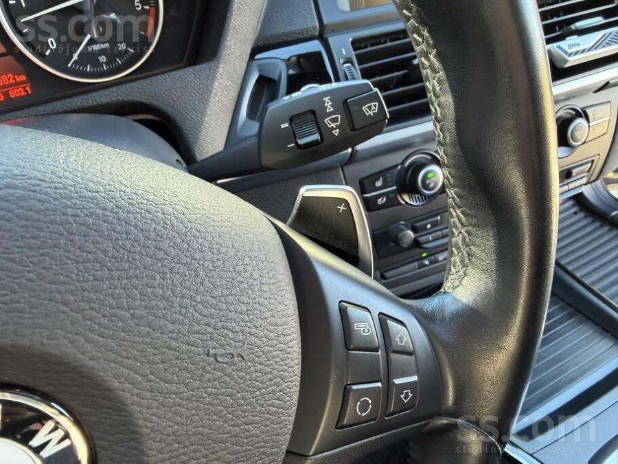 Black BMW X5 2012 in Tukums, with an engine capacity of 3.00 L and mileage of 204 thousand km for 13600 €, photo 18 on AUTOMOTO.COM.LV