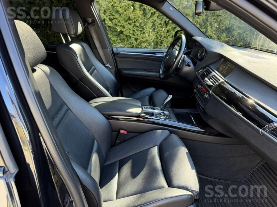 Black BMW X5 2012 in Tukums, with an engine capacity of 3.00 L and mileage of 204 thousand km for 13600 €, photo 20 on AUTOMOTO.COM.LV