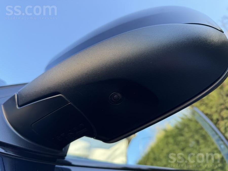 Black BMW X5 2012 in Tukums, with an engine capacity of 3.00 L and mileage of 204 thousand km for 13600 €, photo 25 on AUTOMOTO.COM.LV