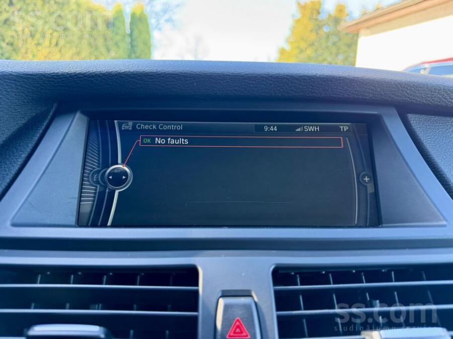 Black BMW X5 2012 in Tukums, with an engine capacity of 3.00 L and mileage of 204 thousand km for 13600 €, photo 30 on AUTOMOTO.COM.LV