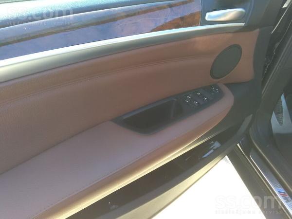 Melns BMW X5 2012 Tukums, ar dzinēja tilpumu 3.00 L un nobraukumu 298 tūkst. km par 14500 €, foto 8 vietnē AUTOMOTO.COM.LV