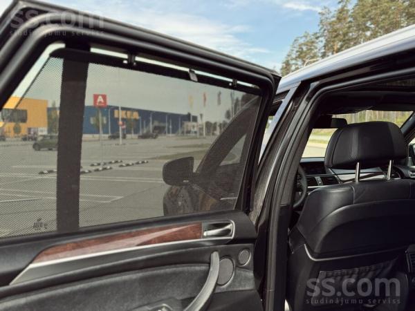 Black BMW X5 2012 in Riga, with an engine capacity of 3.00 L and mileage of 282 thousand km for 11400 €, photo 10 on AUTOMOTO.COM.LV