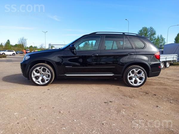 Melns BMW X5 2012 Daugavpils, ar dzinēja tilpumu 3.00 L un nobraukumu 0 tūkst. km par 11850 €, foto 4 vietnē AUTOMOTO.COM.LV