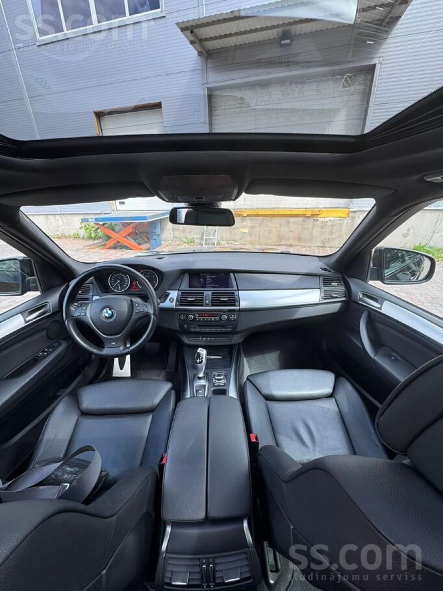 Black BMW X5 2012 in Riga, with an engine capacity of 3.00 L and mileage of 210 thousand km for 16500 €, photo 8 on AUTOMOTO.COM.LV