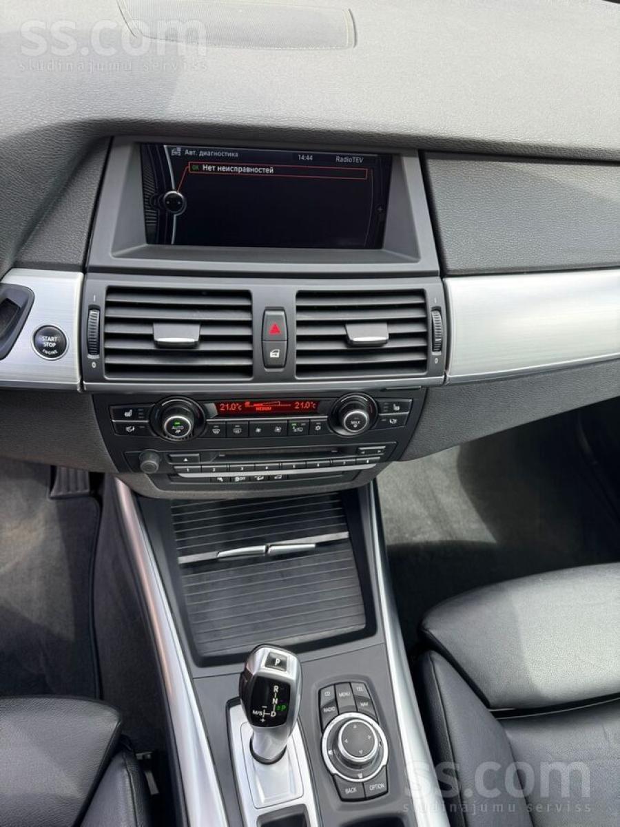 Black BMW X5 2012 in Riga, with an engine capacity of 3.00 L and mileage of 210 thousand km for 16500 €, photo 13 on AUTOMOTO.COM.LV