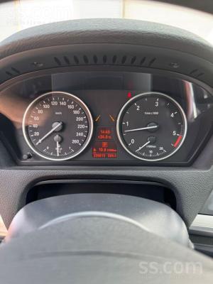 Black BMW X5 2012 in Riga, with an engine capacity of 3.00 L and mileage of 210 thousand km for 16500 €, photo 14 on AUTOMOTO.COM.LV