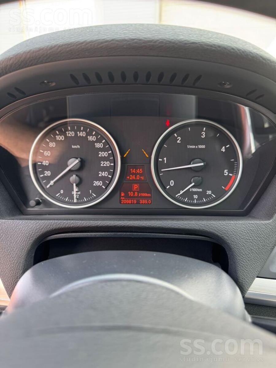 Black BMW X5 2012 in Riga, with an engine capacity of 3.00 L and mileage of 210 thousand km for 16500 €, photo 14 on AUTOMOTO.COM.LV
