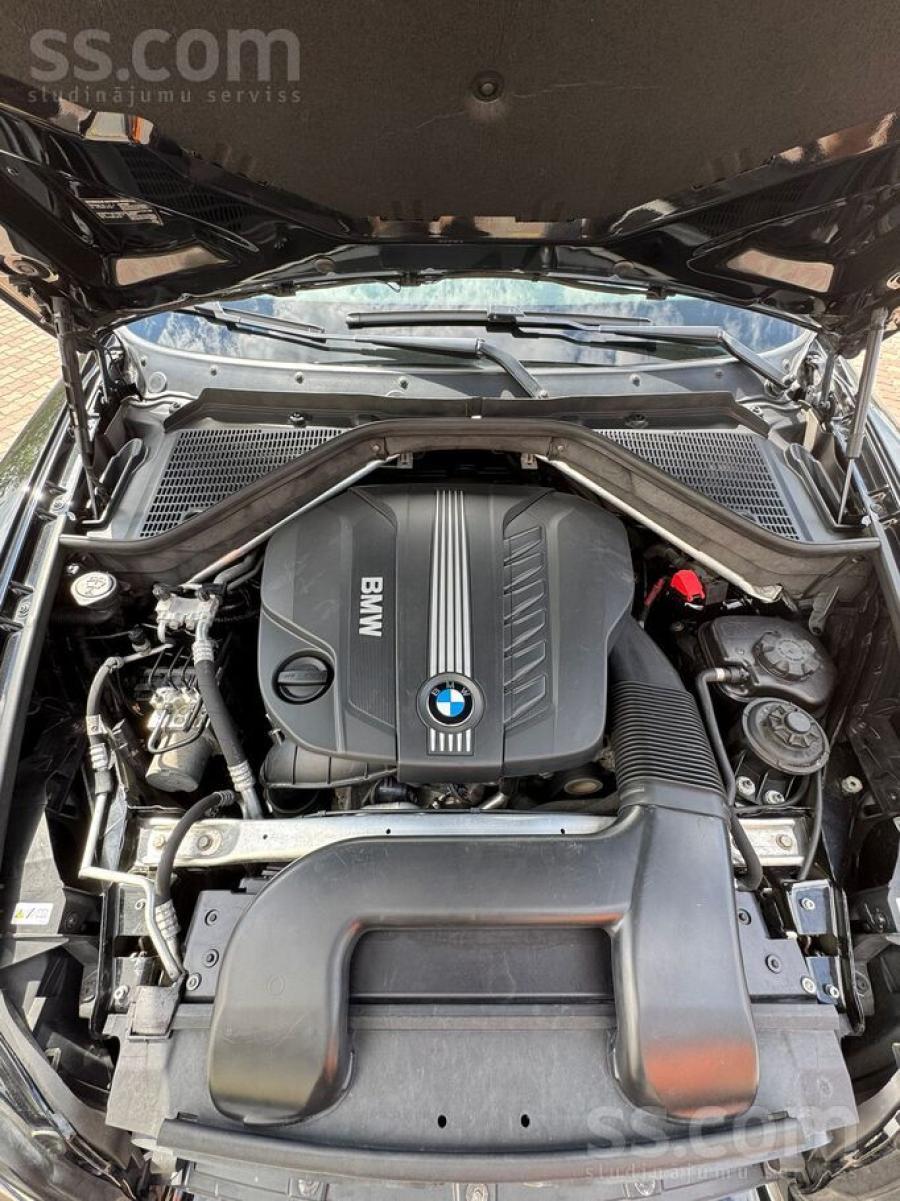 Black BMW X5 2012 in Riga, with an engine capacity of 3.00 L and mileage of 210 thousand km for 16500 €, photo 15 on AUTOMOTO.COM.LV