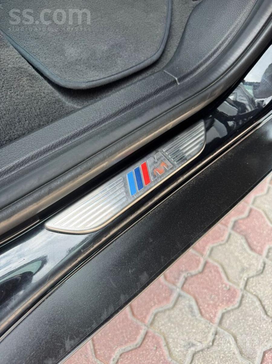 Black BMW X5 2012 in Riga, with an engine capacity of 3.00 L and mileage of 210 thousand km for 16500 €, photo 18 on AUTOMOTO.COM.LV