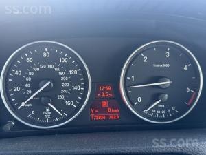 Melns BMW X5 2012 Liepāja, ar dzinēja tilpumu 3.00 L un nobraukumu 176 tūkst. km par 13000 €, foto 5 vietnē AUTOMOTO.COM.LV