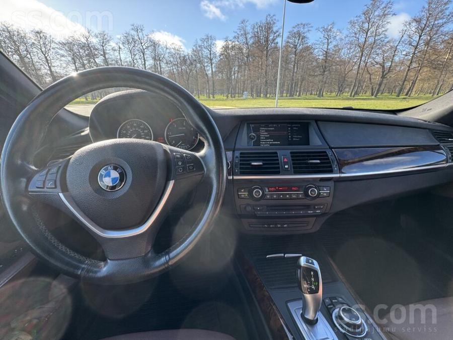 Melns BMW X5 2012 Liepāja, ar dzinēja tilpumu 3.00 L un nobraukumu 176 tūkst. km par 13000 €, foto 9 vietnē AUTOMOTO.COM.LV