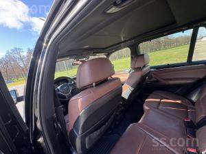 Melns BMW X5 2012 Liepāja, ar dzinēja tilpumu 3.00 L un nobraukumu 176 tūkst. km par 13000 €, foto 12 vietnē AUTOMOTO.COM.LV