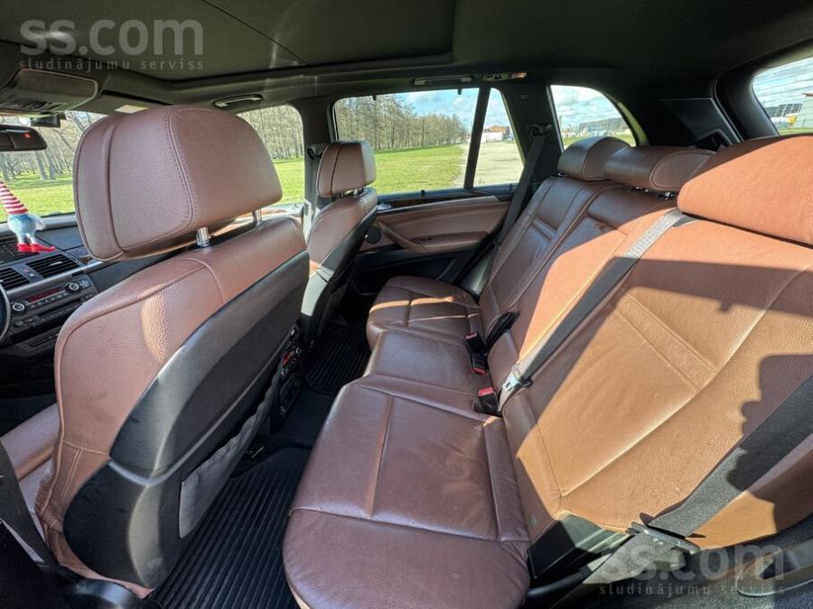 Melns BMW X5 2012 Liepāja, ar dzinēja tilpumu 3.00 L un nobraukumu 176 tūkst. km par 13000 €, foto 13 vietnē AUTOMOTO.COM.LV
