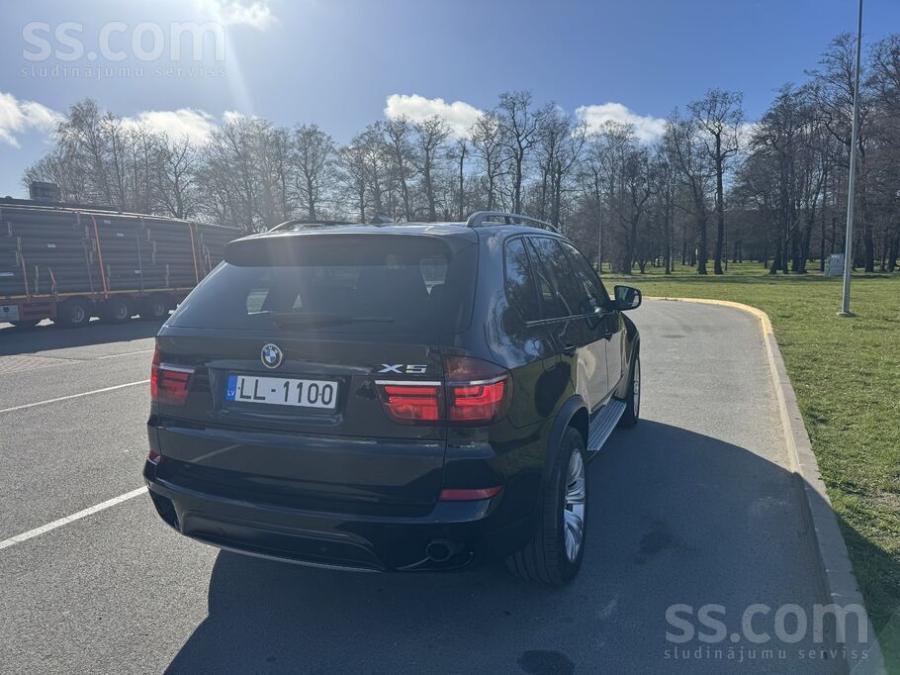 Melns BMW X5 2012 Liepāja, ar dzinēja tilpumu 3.00 L un nobraukumu 176 tūkst. km par 13000 €, foto 14 vietnē AUTOMOTO.COM.LV