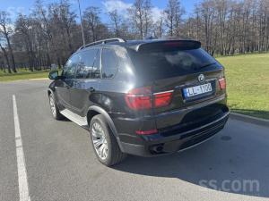 Melns BMW X5 2012 Liepāja, ar dzinēja tilpumu 3.00 L un nobraukumu 176 tūkst. km par 13000 €, foto 17 vietnē AUTOMOTO.COM.LV
