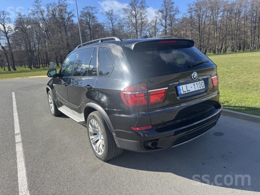 Melns BMW X5 2012 Liepāja, ar dzinēja tilpumu 3.00 L un nobraukumu 176 tūkst. km par 13000 €, foto 17 vietnē AUTOMOTO.COM.LV