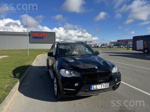 Melns BMW X5 2012 Liepāja, ar dzinēja tilpumu 3.00 L un nobraukumu 176 tūkst. km par 13000 €, foto 19 vietnē AUTOMOTO.COM.LV