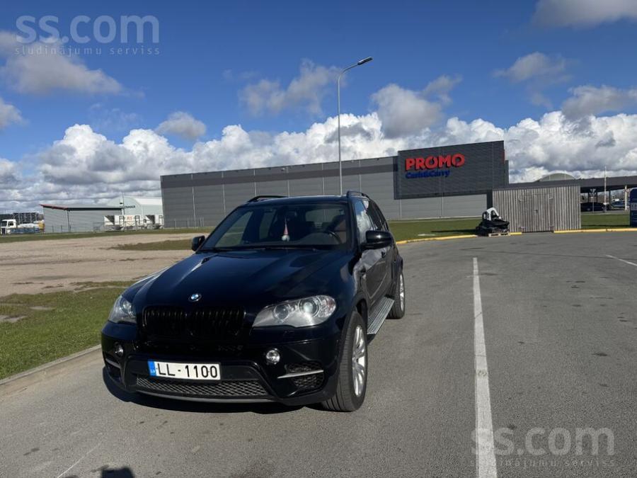 Melns BMW X5 2012 Liepāja, ar dzinēja tilpumu 3.00 L un nobraukumu 176 tūkst. km par 13000 €, foto 20 vietnē AUTOMOTO.COM.LV
