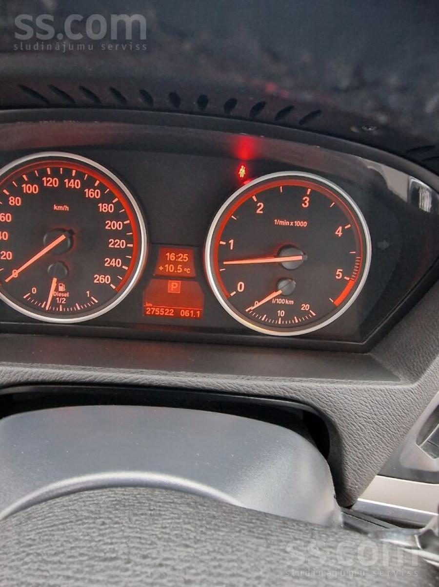 Black BMW X5 2012 in Riga, with an engine capacity of 3.00 L and mileage of 276 thousand km for 13500 €, photo 9 on AUTOMOTO.COM.LV