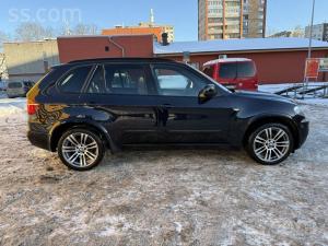 Black BMW X5 2012 in Riga, with an engine capacity of 3.00 L and mileage of 250 thousand km for 16500 €, photo 7 on AUTOMOTO.COM.LV