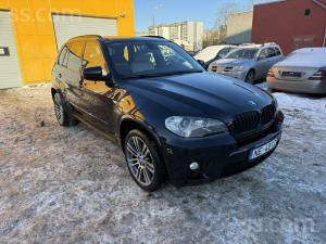 Black BMW X5 2012 in Riga, with an engine capacity of 3.00 L and mileage of 250 thousand km for 16500 €, photo 8 on AUTOMOTO.COM.LV