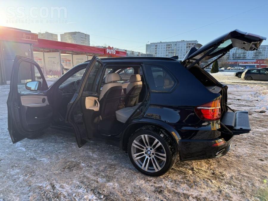 Black BMW X5 2012 in Riga, with an engine capacity of 3.00 L and mileage of 250 thousand km for 16500 €, photo 10 on AUTOMOTO.COM.LV